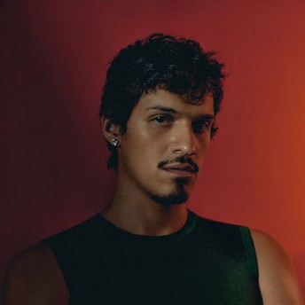 Omar Apollo | Biography, Music & News | Billboard