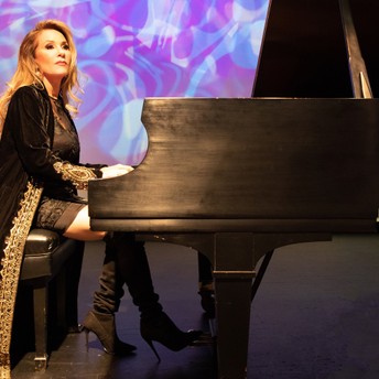 Lisa Addeo | Biography, Music & News | Billboard